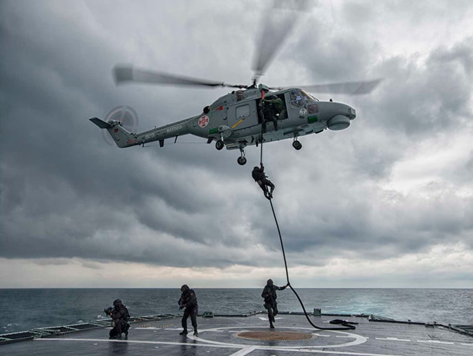 Proteção de Força no Mar